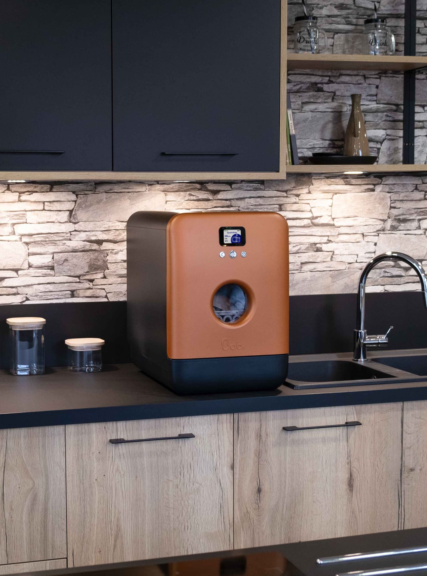 Discover Bob the eco-compact dishwasher - Throw the sponge, choose Bob!
